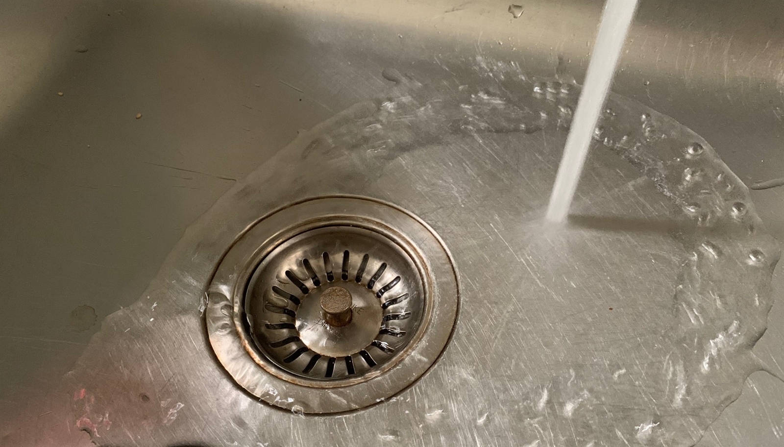 Drie tips om een verstopping van uw afvoer te voorkomen